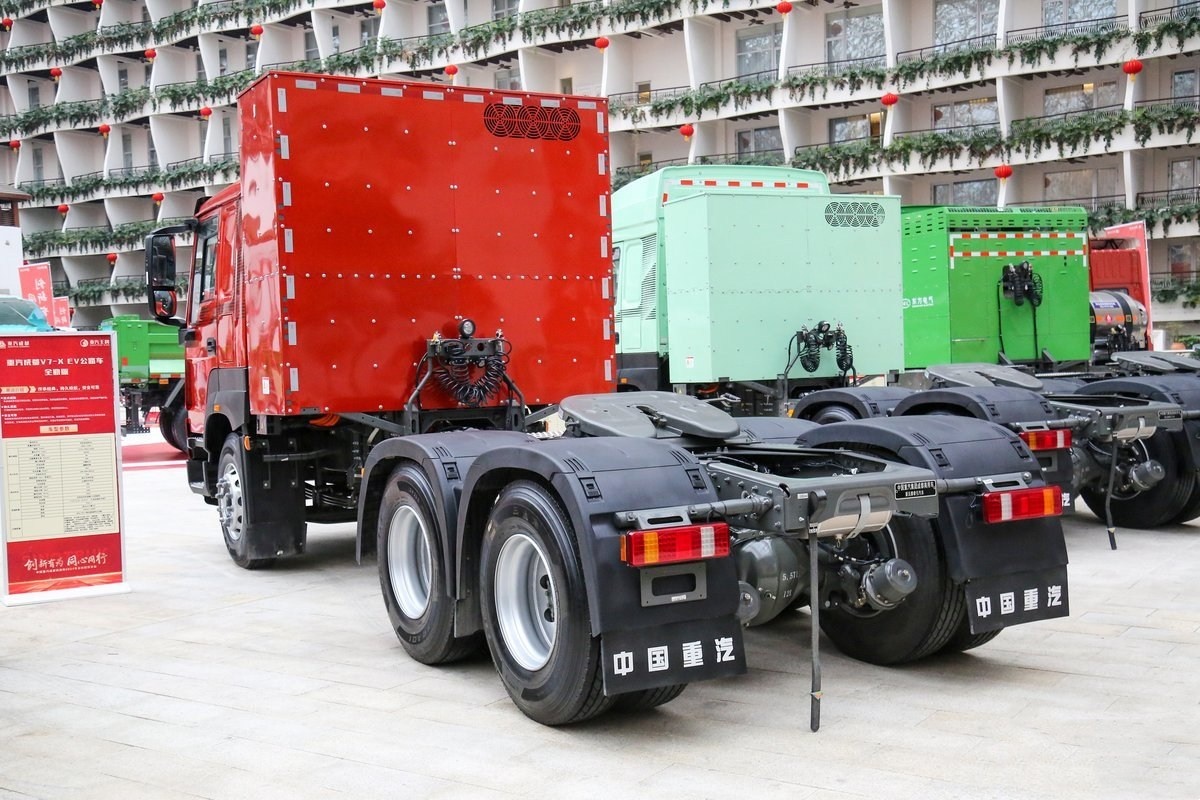 Sinotruk electric tractor truck V7X-601kwh